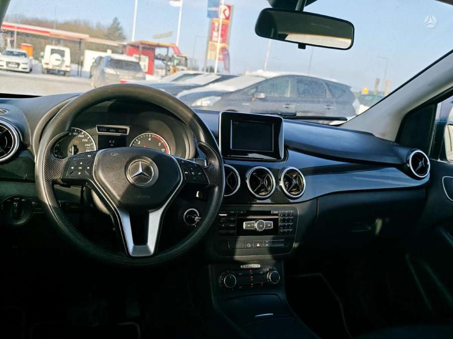 Grey Mercedes-Benz B 180 2012 in Vilnius, with an engine capacity of 1.99 L and mileage of 276 thousand km for 6800 €, photo 8 on AUTOMOTO.COM.LV