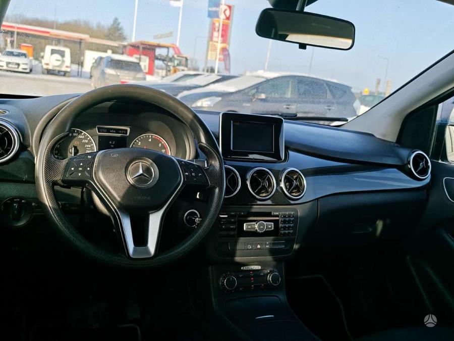 Grey Mercedes-Benz B 180 2012 in Vilnius, with an engine capacity of 1.99 L and mileage of 276 thousand km for 6800 €, photo 15 on AUTOMOTO.COM.LV