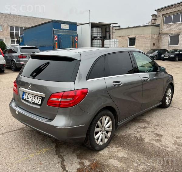 Pelēks Mercedes-Benz B 180 2013 Rīga, ar dzinēja tilpumu 1.80 L un nobraukumu 234 tūkst. km par 5000 €, foto 5 vietnē AUTOMOTO.COM.LV