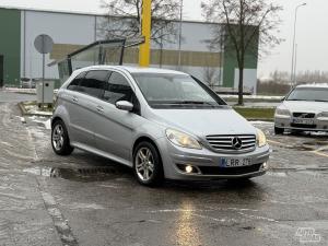 Mercedes-Benz B 180 2005 in Siauliai, with an engine capacity of 2.00 L and mileage of 325 thousand km for 1450 €, photo 2 on AUTOMOTO.COM.LV