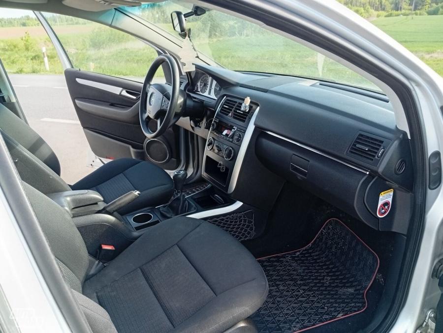 Mercedes-Benz B 180 2006 in Vilnius, with an engine capacity of 2.00 L and mileage of 273 thousand km for 1800 €, photo 10 on AUTOMOTO.COM.LV