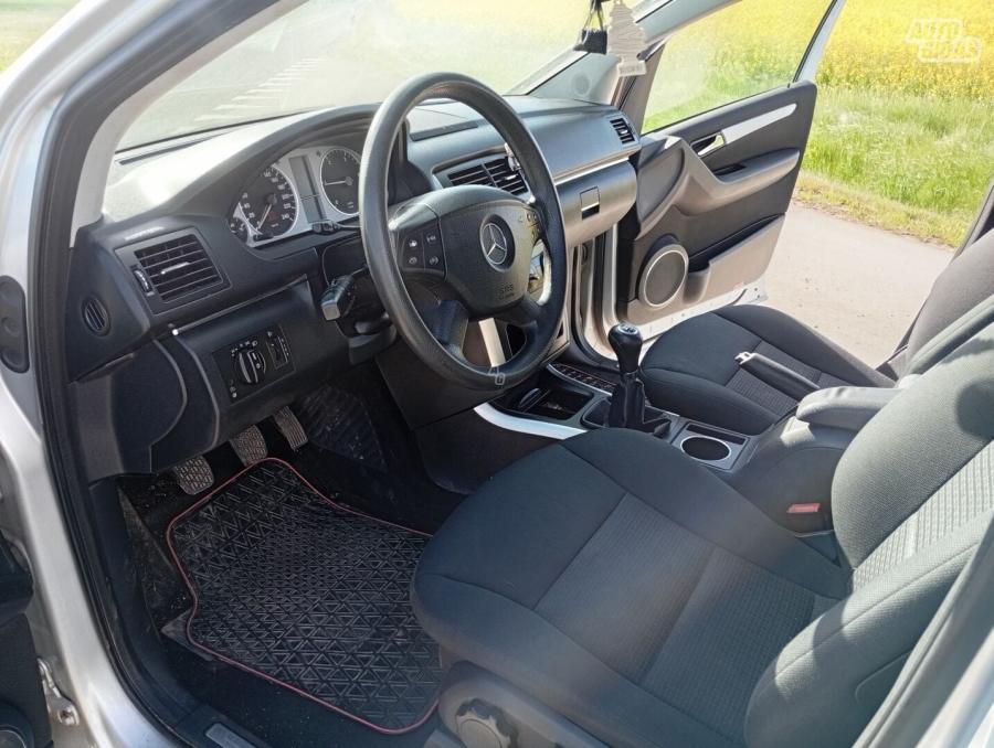 Mercedes-Benz B 180 2006 in Vilnius, with an engine capacity of 2.00 L and mileage of 273 thousand km for 1800 €, photo 12 on AUTOMOTO.COM.LV