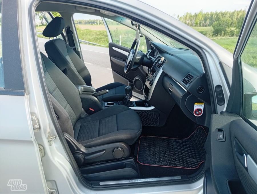Mercedes-Benz B 180 2006 in Vilnius, with an engine capacity of 2.00 L and mileage of 273 thousand km for 1800 €, photo 13 on AUTOMOTO.COM.LV