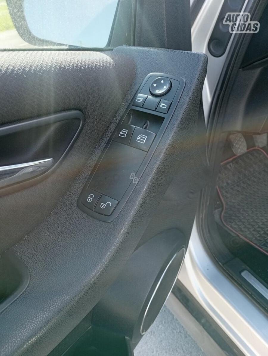 Mercedes-Benz B 180 2006 in Vilnius, with an engine capacity of 2.00 L and mileage of 273 thousand km for 1800 €, photo 15 on AUTOMOTO.COM.LV