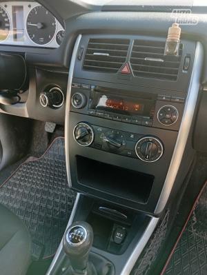 Mercedes-Benz B 180 2006 in Vilnius, with an engine capacity of 2.00 L and mileage of 273 thousand km for 1800 €, photo 16 on AUTOMOTO.COM.LV