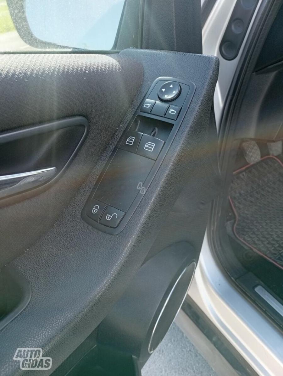 Mercedes-Benz B 180 2006 Viļņa, ar dzinēja tilpumu 2.00 L un nobraukumu 273 tūkst. km par 1750 €, foto 17 vietnē AUTOMOTO.COM.LV