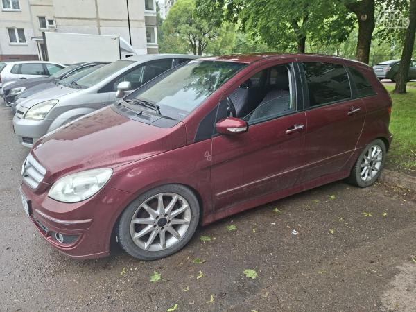 Mercedes-Benz B 180 2007 in Vilnius, with an engine capacity of 2.00 L and mileage of 257 thousand km for 999 €, photo 8 on AUTOMOTO.COM.LV