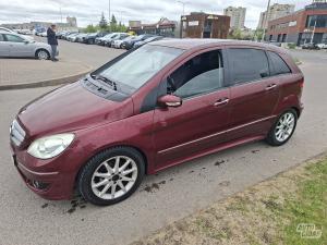 Mercedes-Benz B 180 2008 Viļņa, ar dzinēja tilpumu 2.00 L un nobraukumu 260 tūkst. km par 1050 €, foto  vietnē AUTOMOTO.COM.LV