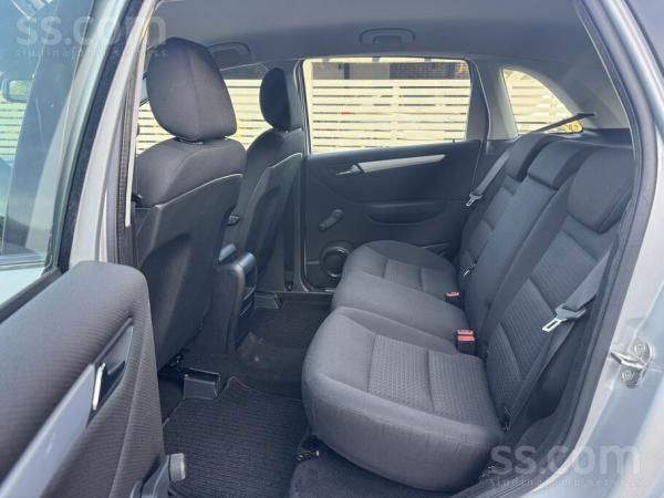 Mercedes-Benz B 180 2008 in Jelgava, with an engine capacity of 2.00 L and mileage of 231 thousand km for 3990 €, photo 10 on AUTOMOTO.COM.LV