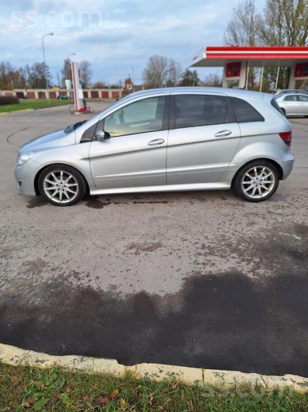 Mercedes-Benz B 180 2008 in Riga, with an engine capacity of 2.00 L and mileage of 294 thousand km for 3000 €, photo 2 on AUTOMOTO.COM.LV