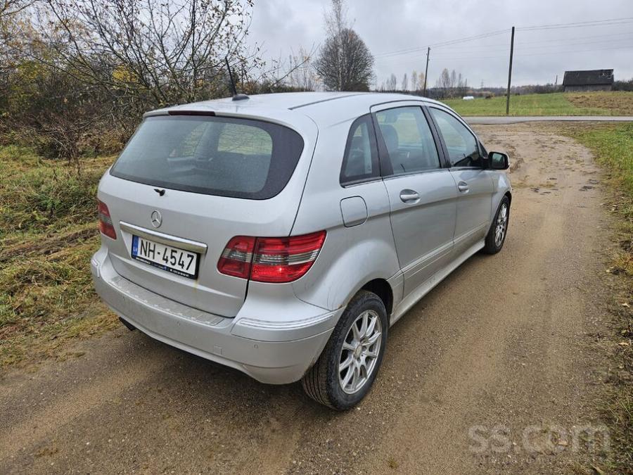 Mercedes-Benz B 180 2009 in Valka, with an engine capacity of 2.00 L and mileage of 269 thousand km for 2999 €, photo 4 on AUTOMOTO.COM.LV