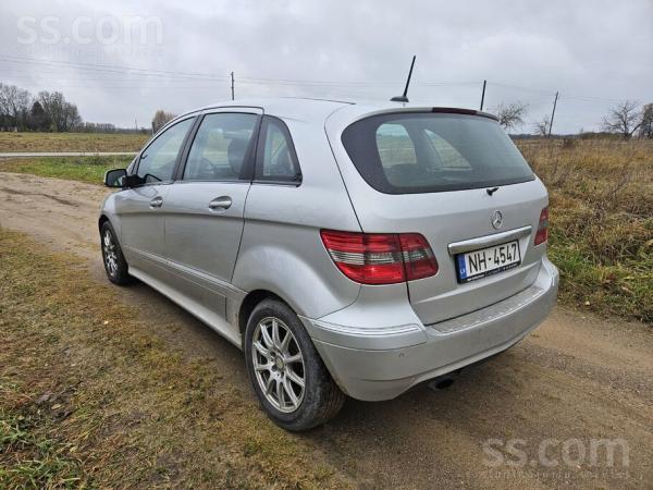 Mercedes-Benz B 180 2009 in Valka, with an engine capacity of 2.00 L and mileage of 269 thousand km for 2999 €, photo 4 on AUTOMOTO.COM.LV