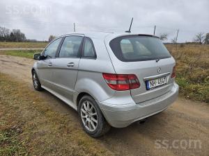 Mercedes-Benz B 180 2009 in Valka, with an engine capacity of 2.00 L and mileage of 269 thousand km for 2999 €, photo 5 on AUTOMOTO.COM.LV