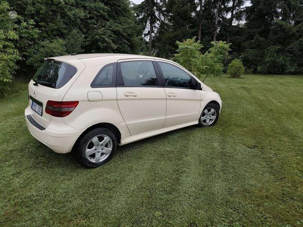 Mercedes-Benz B 180 2010 Kelmė, ar dzinēja tilpumu 1.99 L un nobraukumu 549 tūkst. km par 1900 €, foto 5 vietnē AUTOMOTO.COM.LV