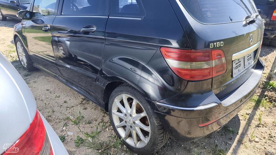 Mercedes-Benz B 180 2010 Marijampole, ar dzinēja tilpumu 2.00 L un nobraukumu 240 tūkst. km par 350 €, foto 6 vietnē AUTOMOTO.COM.LV