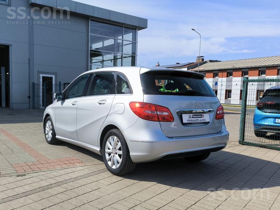 Mercedes-Benz B 180 2012 in Liepaja, with an engine capacity of 1.60 L and mileage of 118 thousand km for 2500 €, photo 3 on AUTOMOTO.COM.LV