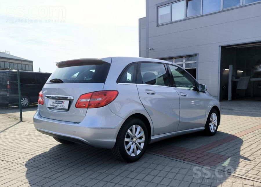 Mercedes-Benz B 180 2012 in Liepaja, with an engine capacity of 1.60 L and mileage of 118 thousand km for 2500 €, photo 5 on AUTOMOTO.COM.LV