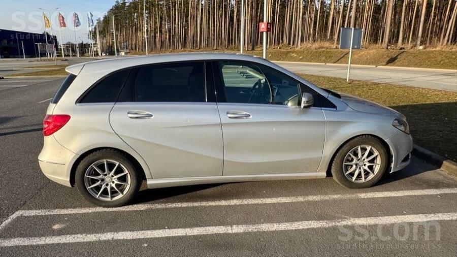 Mercedes-Benz B 180 2014 Rīga, ar dzinēja tilpumu 1.80 L un nobraukumu 363 tūkst. km par 7200 €, foto 4 vietnē AUTOMOTO.COM.LV
