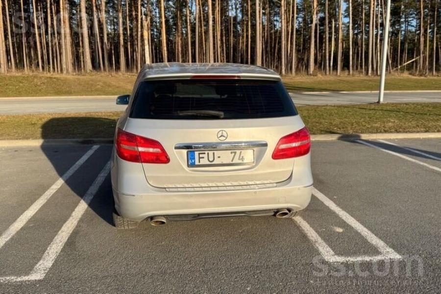 Mercedes-Benz B 180 2014 Rīga, ar dzinēja tilpumu 1.80 L un nobraukumu 363 tūkst. km par 7200 €, foto 7 vietnē AUTOMOTO.COM.LV