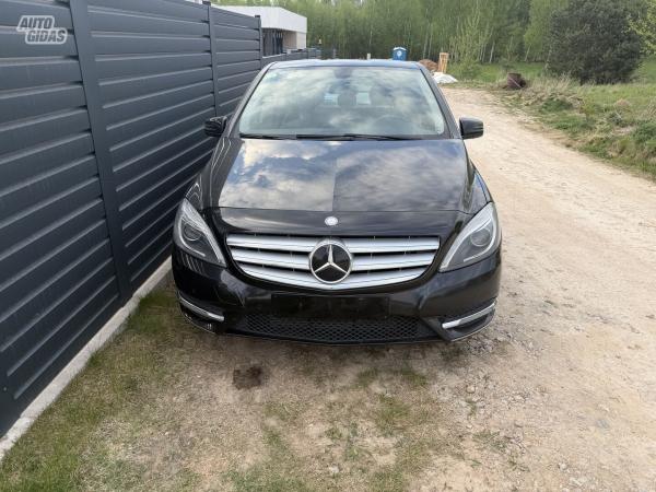 Mercedes-Benz B 180 2014 Viļņa, ar dzinēja tilpumu 1.80 L un nobraukumu 340 tūkst. km par 3650 €, foto 5 vietnē AUTOMOTO.COM.LV