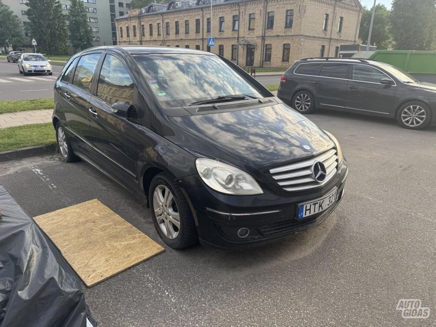 Mercedes-Benz B 180 2006 in Vilnius, with an engine capacity of 2.00 L and mileage of 231 thousand km for 700 €, photo 3 on AUTOMOTO.COM.LV