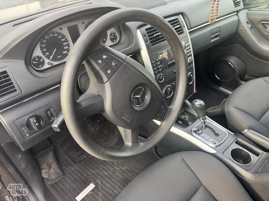 Mercedes-Benz B 180 2006 in Vilnius, with an engine capacity of 2.00 L and mileage of 231 thousand km for 700 €, photo 10 on AUTOMOTO.COM.LV