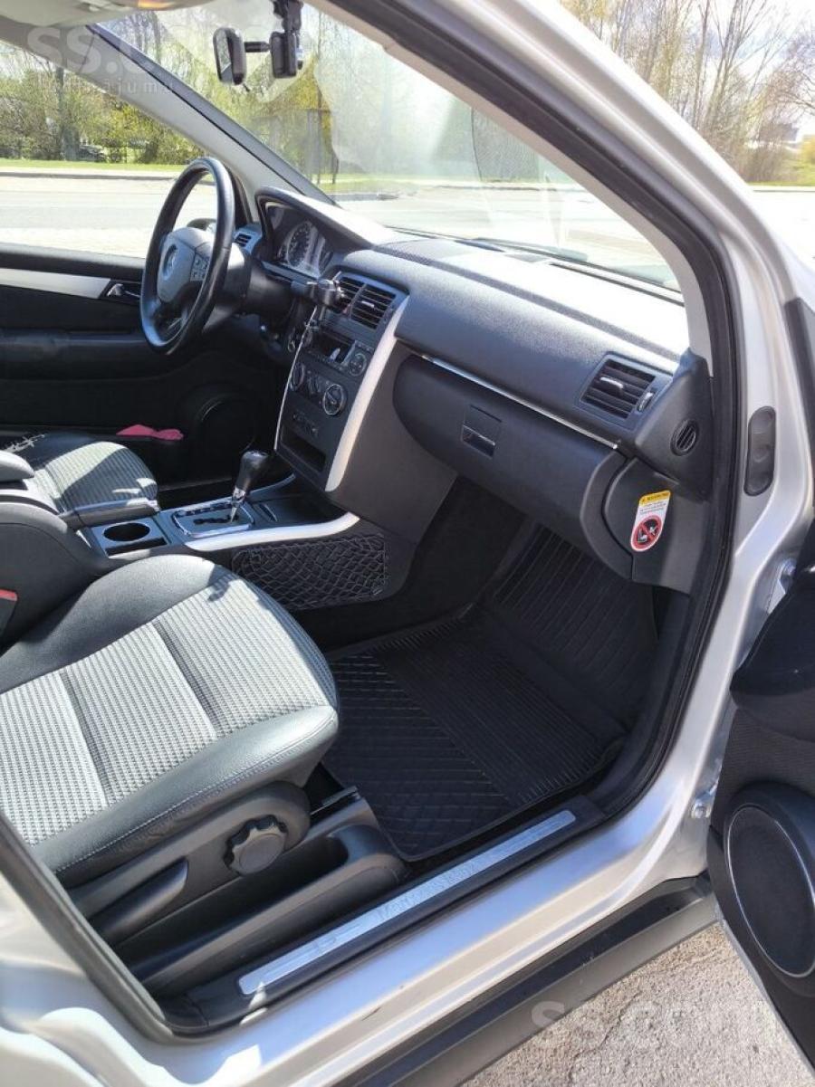 Mercedes-Benz B 180 2006 in Jelgava, with an engine capacity of 2.00 L and mileage of 270 thousand km for 2800 €, photo 7 on AUTOMOTO.COM.LV