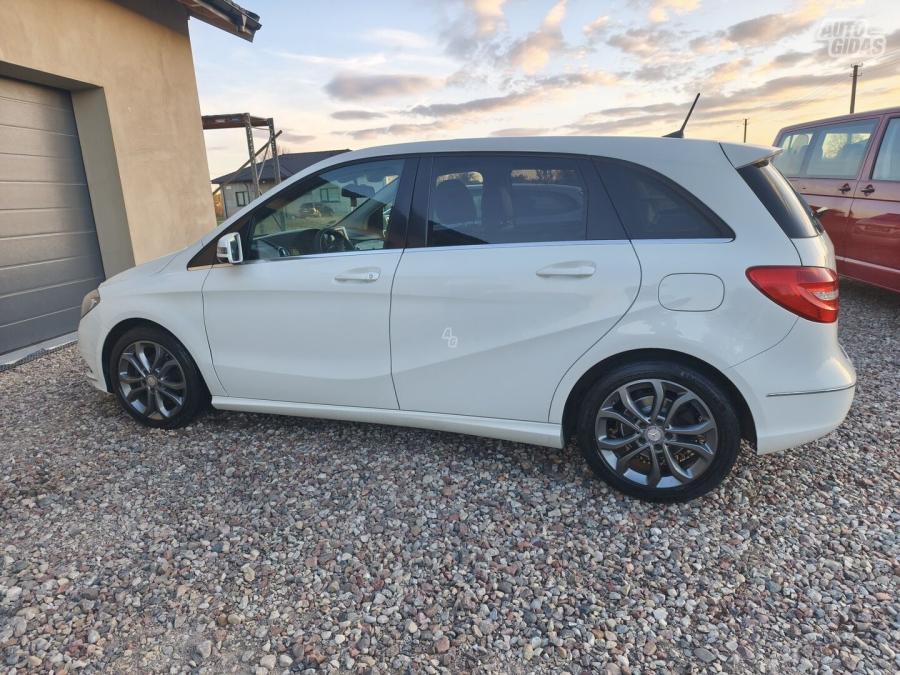 Mercedes-Benz B 180 2012 in Druskininkai, with an engine capacity of 1.80 L and mileage of 245 thousand km for 5800 €, photo 3 on AUTOMOTO.COM.LV