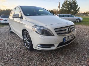 Mercedes-Benz B 180 2012 in Druskininkai, with an engine capacity of 1.80 L and mileage of 245 thousand km for 5800 €, photo 4 on AUTOMOTO.COM.LV