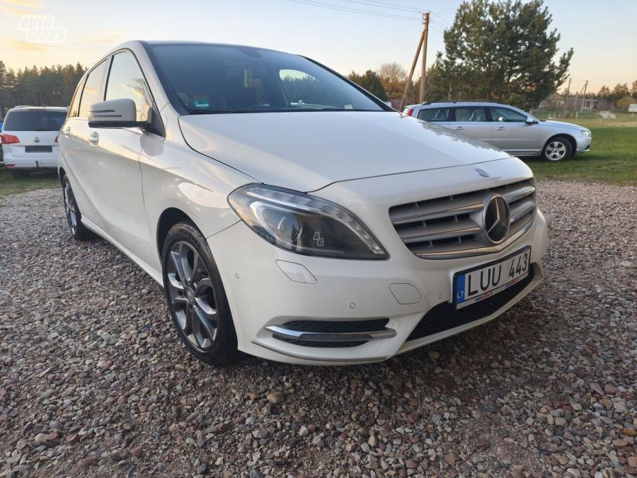 Mercedes-Benz B 180 2012 in Druskininkai, with an engine capacity of 1.80 L and mileage of 245 thousand km for 5800 €, photo 4 on AUTOMOTO.COM.LV