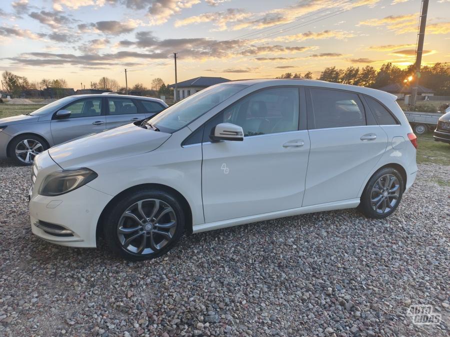 Mercedes-Benz B 180 2012 in Druskininkai, with an engine capacity of 1.80 L and mileage of 245 thousand km for 5800 €, photo 5 on AUTOMOTO.COM.LV