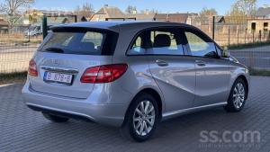 Mercedes-Benz B 180 2012 Daugavpils, ar dzinēja tilpumu 1.80 L un nobraukumu 189 tūkst. km par 8150 €, foto 4 vietnē AUTOMOTO.COM.LV