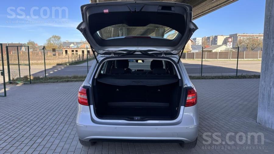 Mercedes-Benz B 180 2012 Daugavpils, ar dzinēja tilpumu 1.80 L un nobraukumu 189 tūkst. km par 8150 €, foto 6 vietnē AUTOMOTO.COM.LV