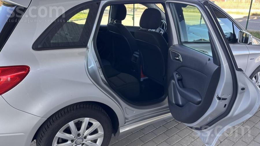Mercedes-Benz B 180 2012 Daugavpils, ar dzinēja tilpumu 1.80 L un nobraukumu 189 tūkst. km par 8150 €, foto 16 vietnē AUTOMOTO.COM.LV