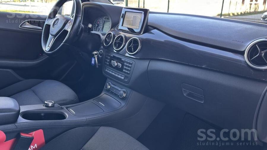 Mercedes-Benz B 180 2012 Daugavpils, ar dzinēja tilpumu 1.80 L un nobraukumu 189 tūkst. km par 8150 €, foto 19 vietnē AUTOMOTO.COM.LV