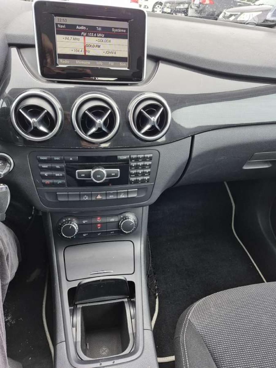Mercedes-Benz B 180 2013 in Taurage, with an engine capacity of 1.80 L and mileage of 230 thousand km for 5300 €, photo 14 on AUTOMOTO.COM.LV