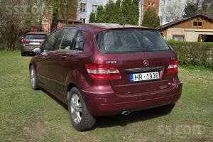 Красный Мерседес Б 180 2005 в Огре, объемом двигателя 2.00 л и пробегом 265 тыс. км за 1600 €, фото 13 на AUTOMOTO.COM.LV