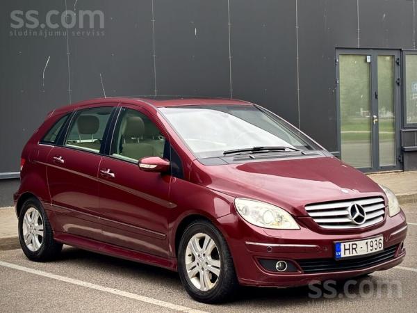 Red Mercedes-Benz B 180 2005 in Riga, with an engine capacity of 2.00 L and mileage of 266 thousand km for 1600 €, photo 1 on AUTOMOTO.COM.LV