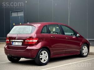 Red Mercedes-Benz B 180 2005 in Riga, with an engine capacity of 2.00 L and mileage of 266 thousand km for 1600 €, photo 5 on AUTOMOTO.COM.LV