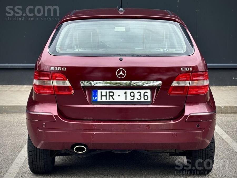 Red Mercedes-Benz B 180 2005 in Riga, with an engine capacity of 2.00 L and mileage of 266 thousand km for 1600 €, photo 6 on AUTOMOTO.COM.LV