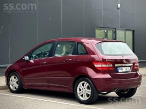 Red Mercedes-Benz B 180 2005 in Riga, with an engine capacity of 2.00 L and mileage of 266 thousand km for 1600 €, photo 7 on AUTOMOTO.COM.LV
