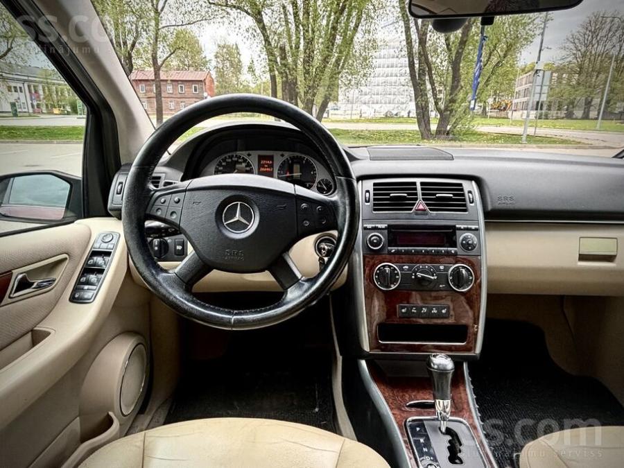 Red Mercedes-Benz B 180 2005 in Riga, with an engine capacity of 2.00 L and mileage of 266 thousand km for 1600 €, photo 9 on AUTOMOTO.COM.LV