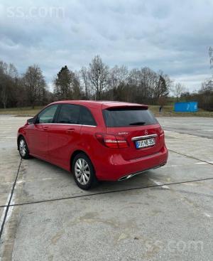 Sarkans Mercedes-Benz B 180 2018 Tukums, ar dzinēja tilpumu 1.50 L un nobraukumu 83 tūkst. km par 13500 €, foto 3 vietnē AUTOMOTO.COM.LV