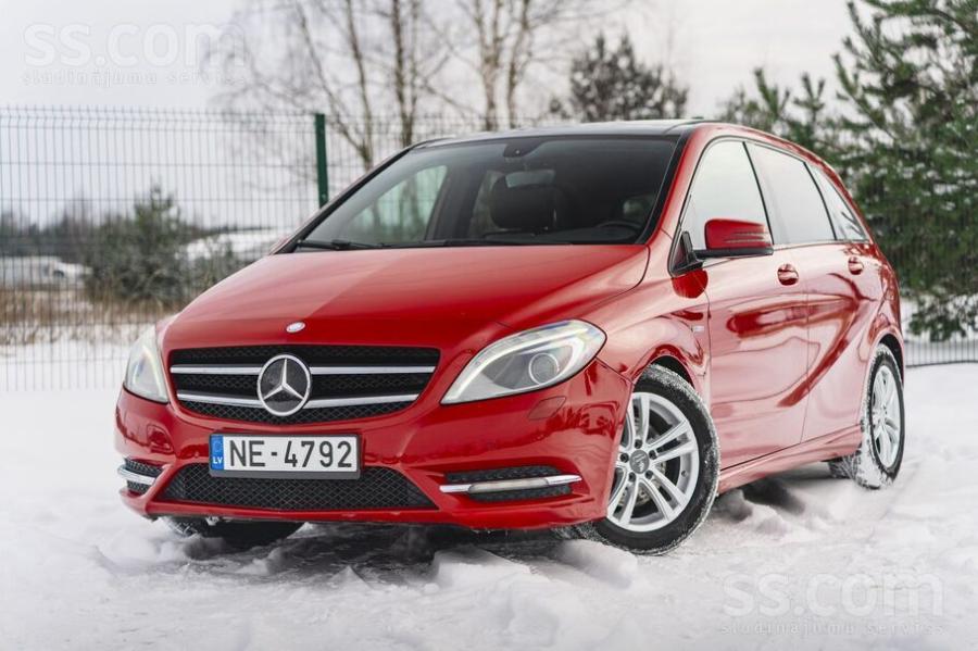 Red Mercedes-Benz B 180 2011 in Riga, with an engine capacity of 2.20 L and mileage of 284 thousand km for 6490 €, photo 1 on AUTOMOTO.COM.LV