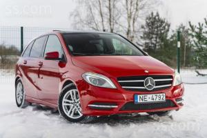 Red Mercedes-Benz B 180 2011 in Riga, with an engine capacity of 2.20 L and mileage of 284 thousand km for 6490 €, photo 3 on AUTOMOTO.COM.LV