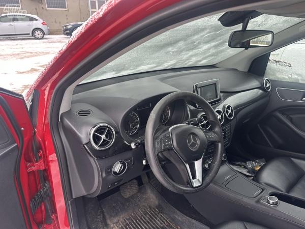 Mercedes-Benz B 180 2013 Šakiai, ar dzinēja tilpumu 1.80 L un nobraukumu 230 tūkst. km par 2700 €, foto 6 vietnē AUTOMOTO.COM.LV