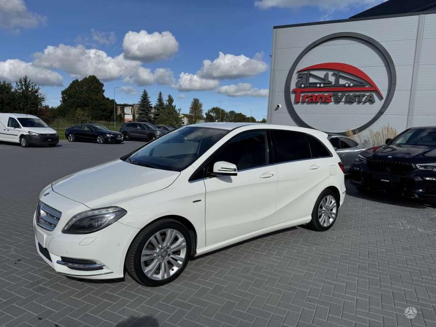 Balts Mercedes-Benz B 180 2012 Telšiai, ar dzinēja tilpumu 1.80 L un nobraukumu 250 tūkst. km par 4300 €, foto 3 vietnē AUTOMOTO.COM.LV
