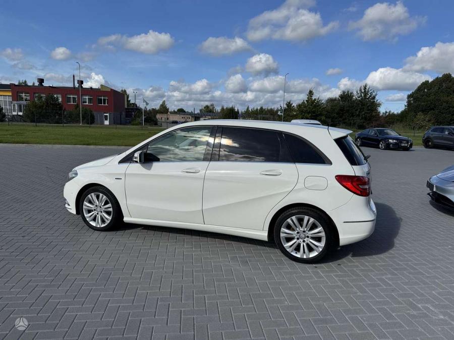 Balts Mercedes-Benz B 180 2012 Telšiai, ar dzinēja tilpumu 1.80 L un nobraukumu 250 tūkst. km par 4300 €, foto 4 vietnē AUTOMOTO.COM.LV