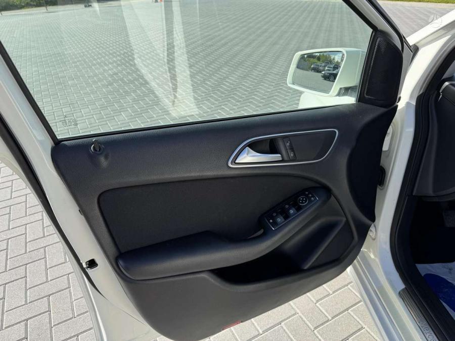Balts Mercedes-Benz B 180 2012 Telšiai, ar dzinēja tilpumu 1.80 L un nobraukumu 250 tūkst. km par 4300 €, foto 14 vietnē AUTOMOTO.COM.LV