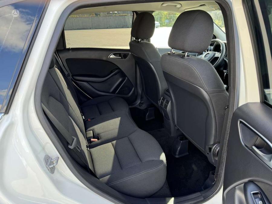 Balts Mercedes-Benz B 180 2012 Telšiai, ar dzinēja tilpumu 1.80 L un nobraukumu 250 tūkst. km par 4300 €, foto 17 vietnē AUTOMOTO.COM.LV